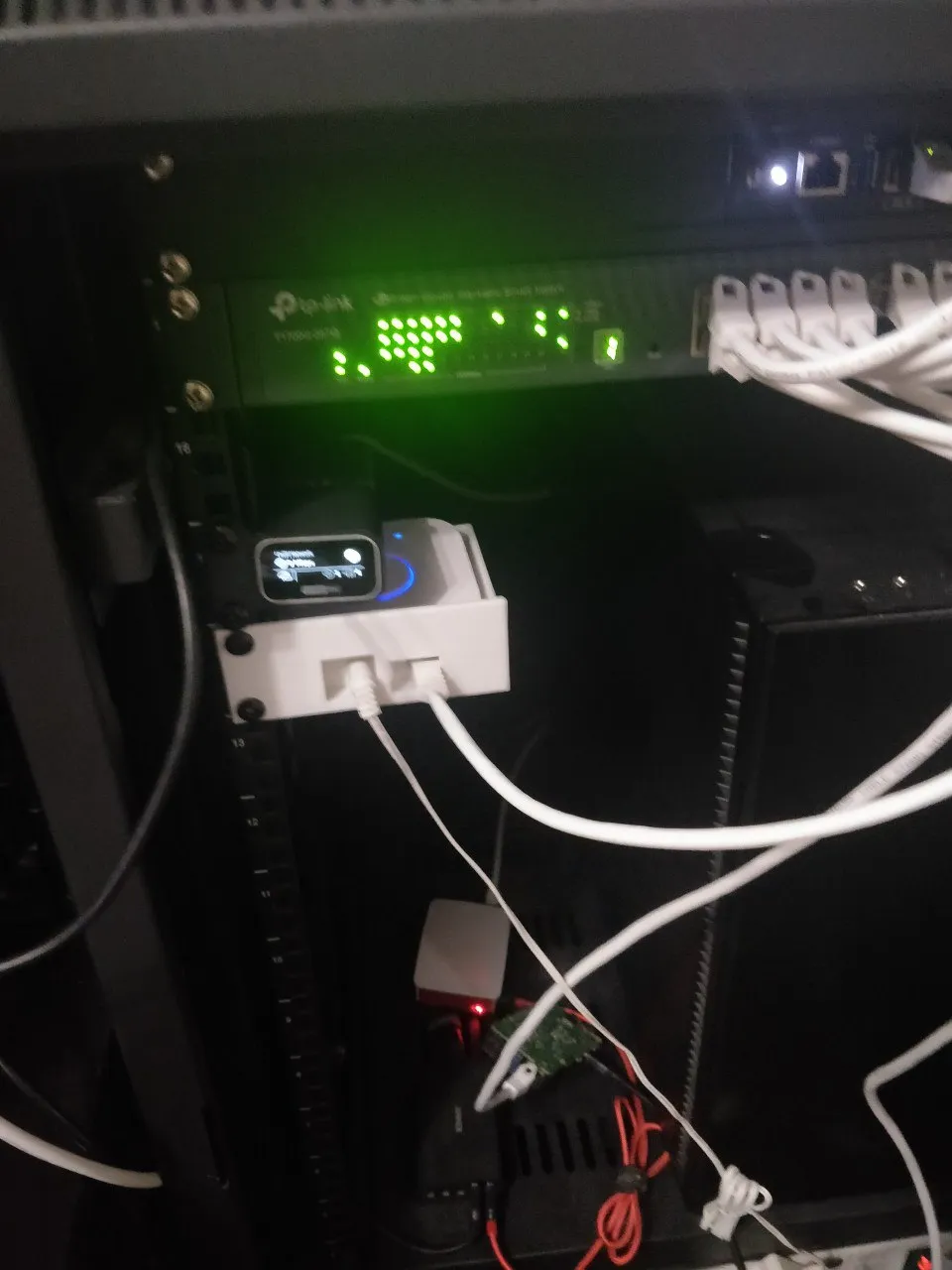 Philips Hue Bridge - Rack Mount 19" Remixed by Rickyy - MakerWorld