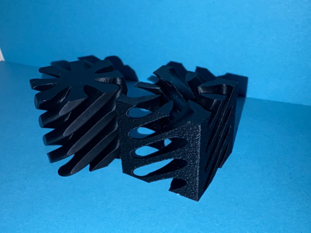 cube traversant - Modèle d'Impression 3D Gratuit - MakerWorld