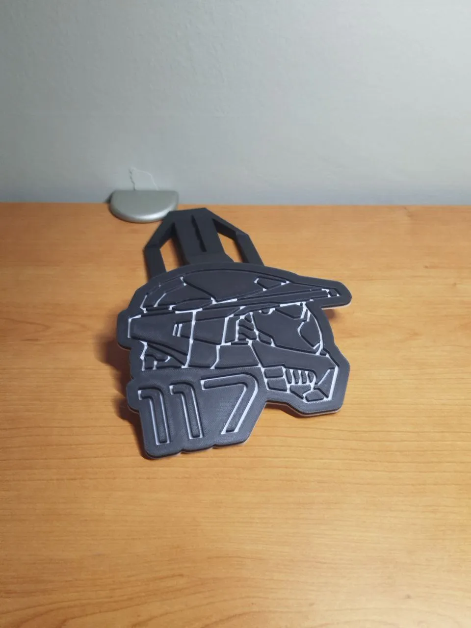 Master Chief helmet 2D decoration by Plane MakerWorld: Download Free 3D ...