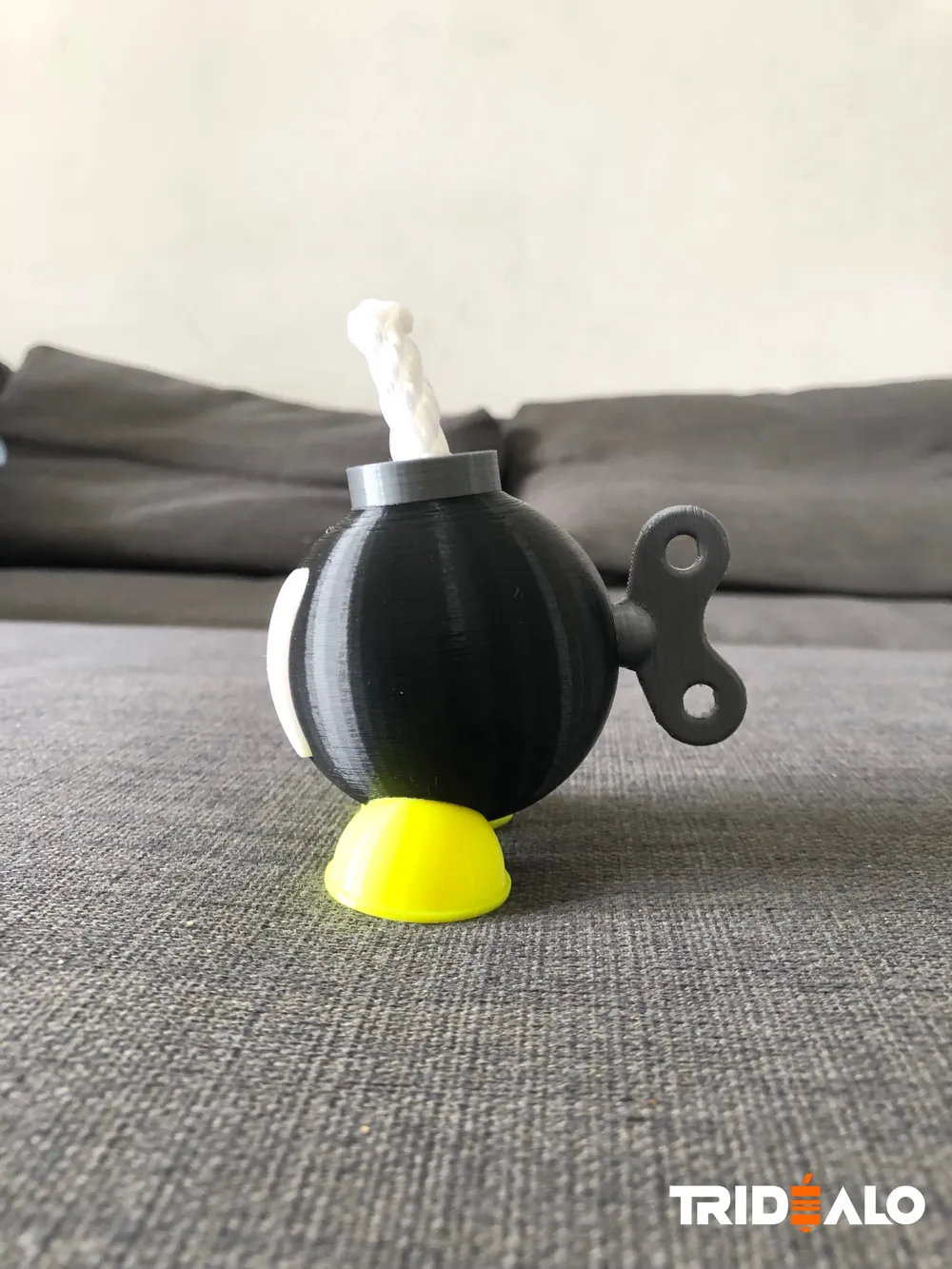 Bob-Omb (Bomb super Mario) by Tridealo.Impresiones MakerWorld: Download ...
