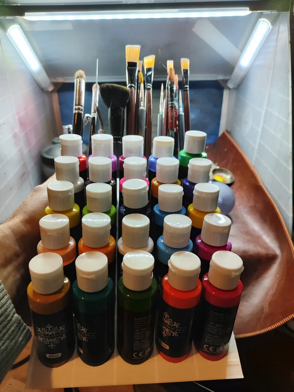 Airbrush Paints Desk Stand by nickthesail0r - MakerWorld