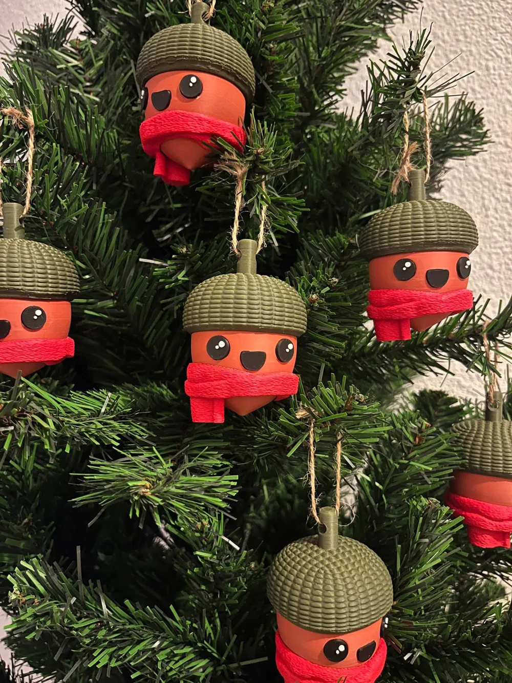 christmas acorn - Free 3D Print Model - MakerWorld