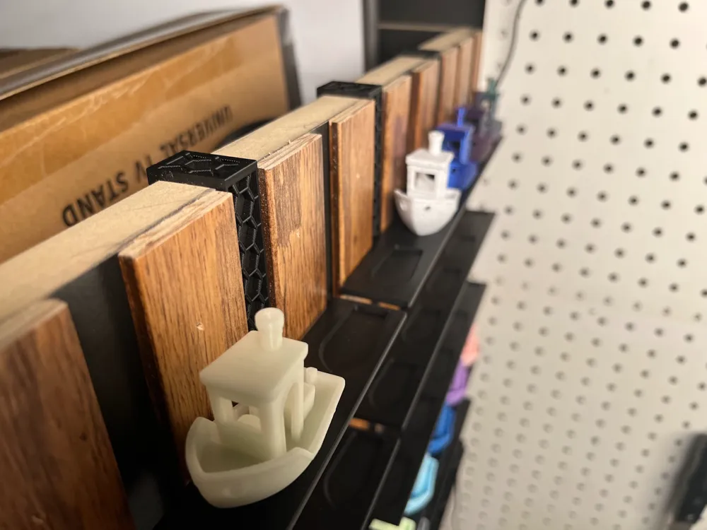 Benchy display shelf modular system by 10000ukuleles - MakerWorld