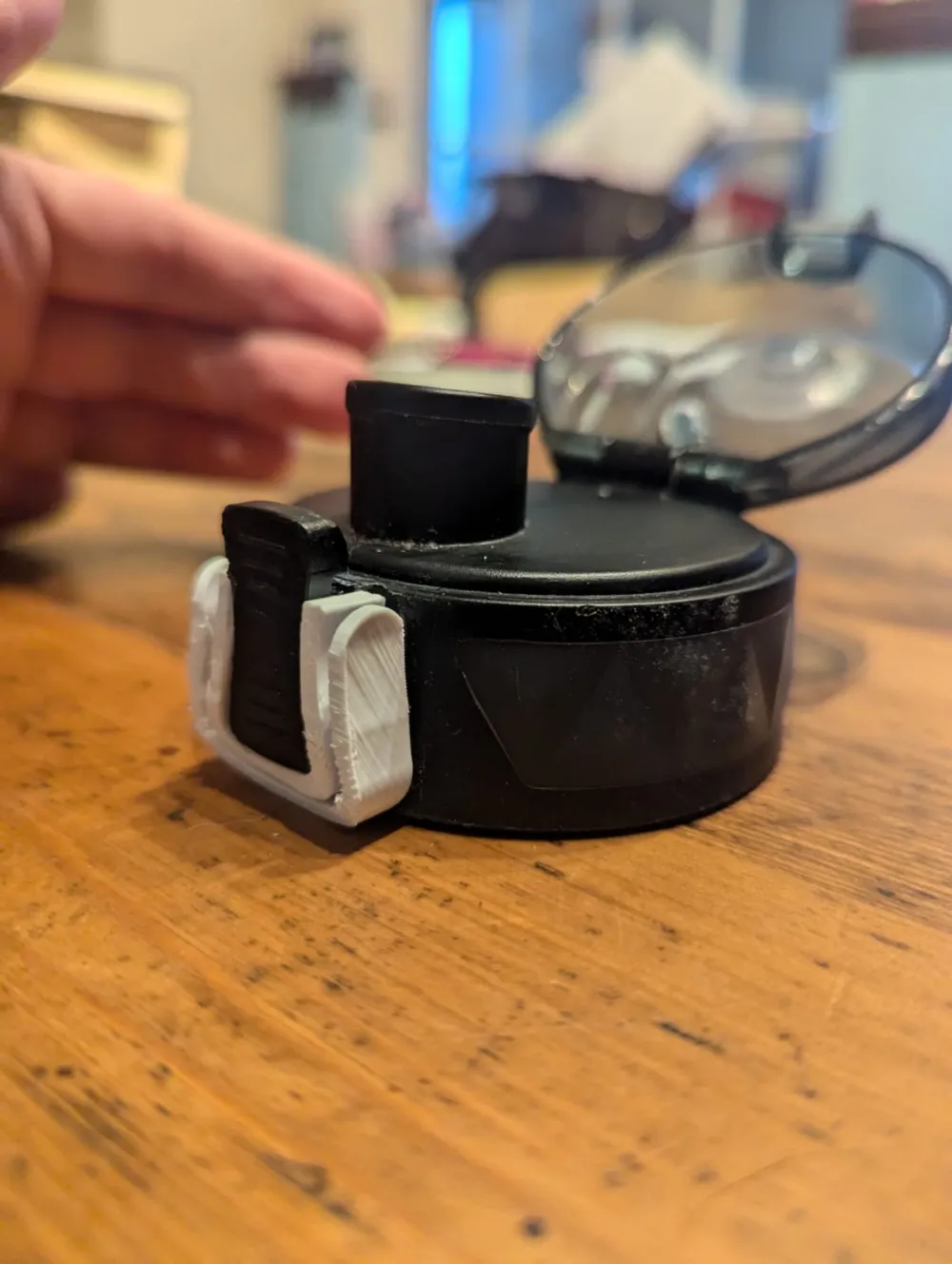 flip-top lid Bottle Replacement Latch by Kayla Creates - MakerWorld