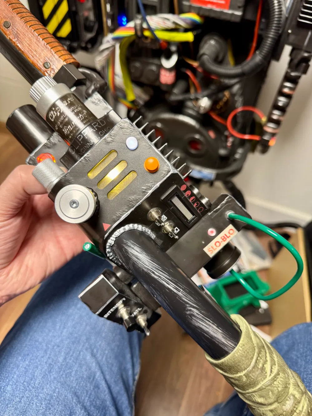 Neutrona wand Frutto 28-segment bar graph frame by Dave W MakerWorld ...