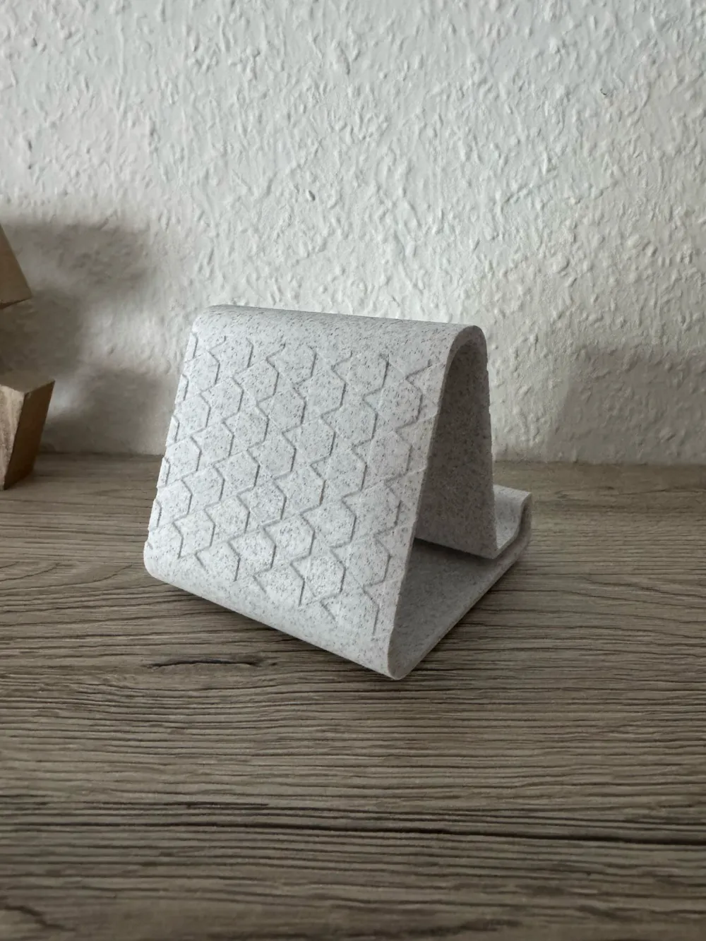Handy Stand Hexagon - Free 3D Print Model - MakerWorld