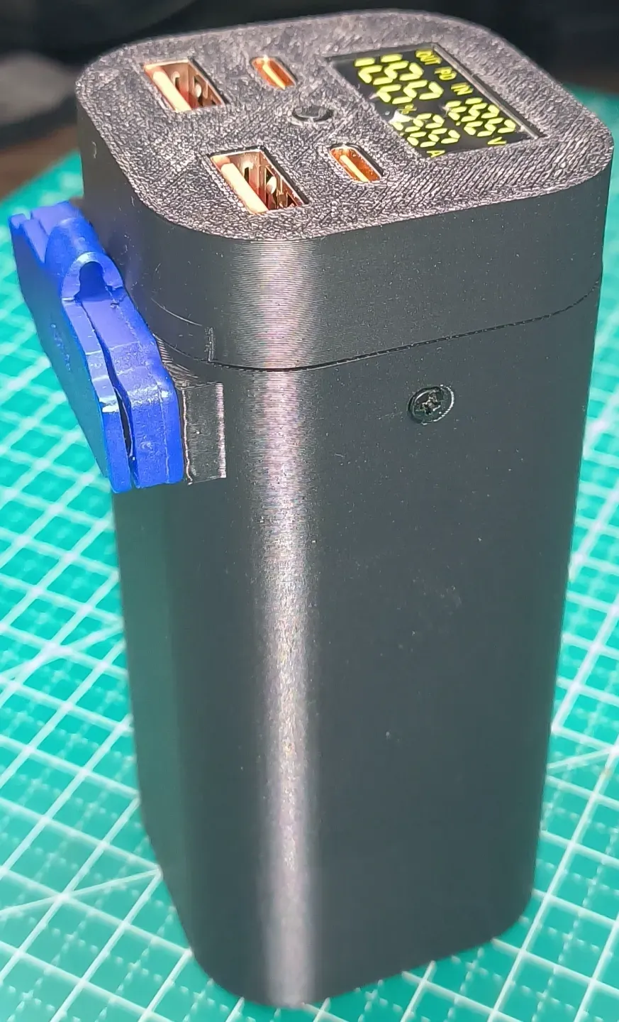 Miniature Four-Cell 21700 Car Emergency Power Supply by 小天龙 MakerWorld ...