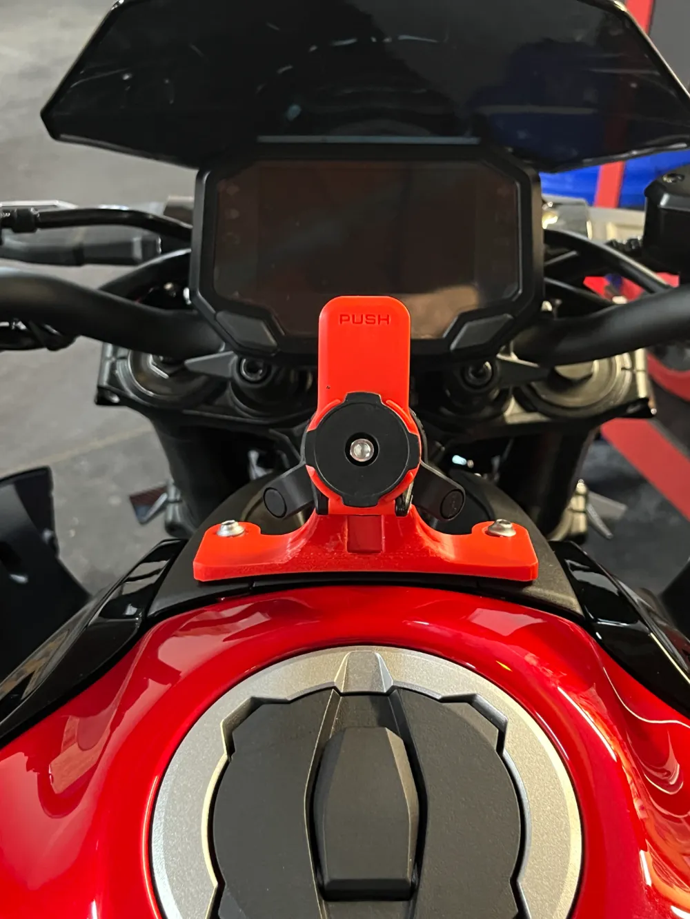 QUADLOCK TANK MOUNT - KAWASAKI Z900 by JCAYSAN - MakerWorld