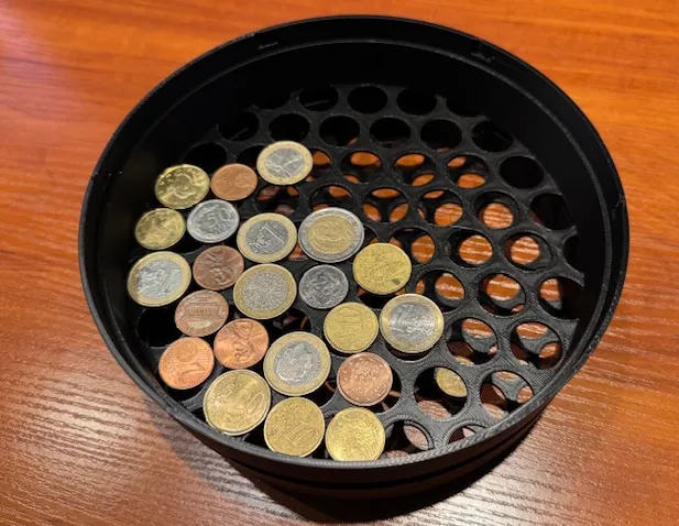 Customizable Sieves for Any Currency with OpenSCAD by mike mo. - MakerWorld