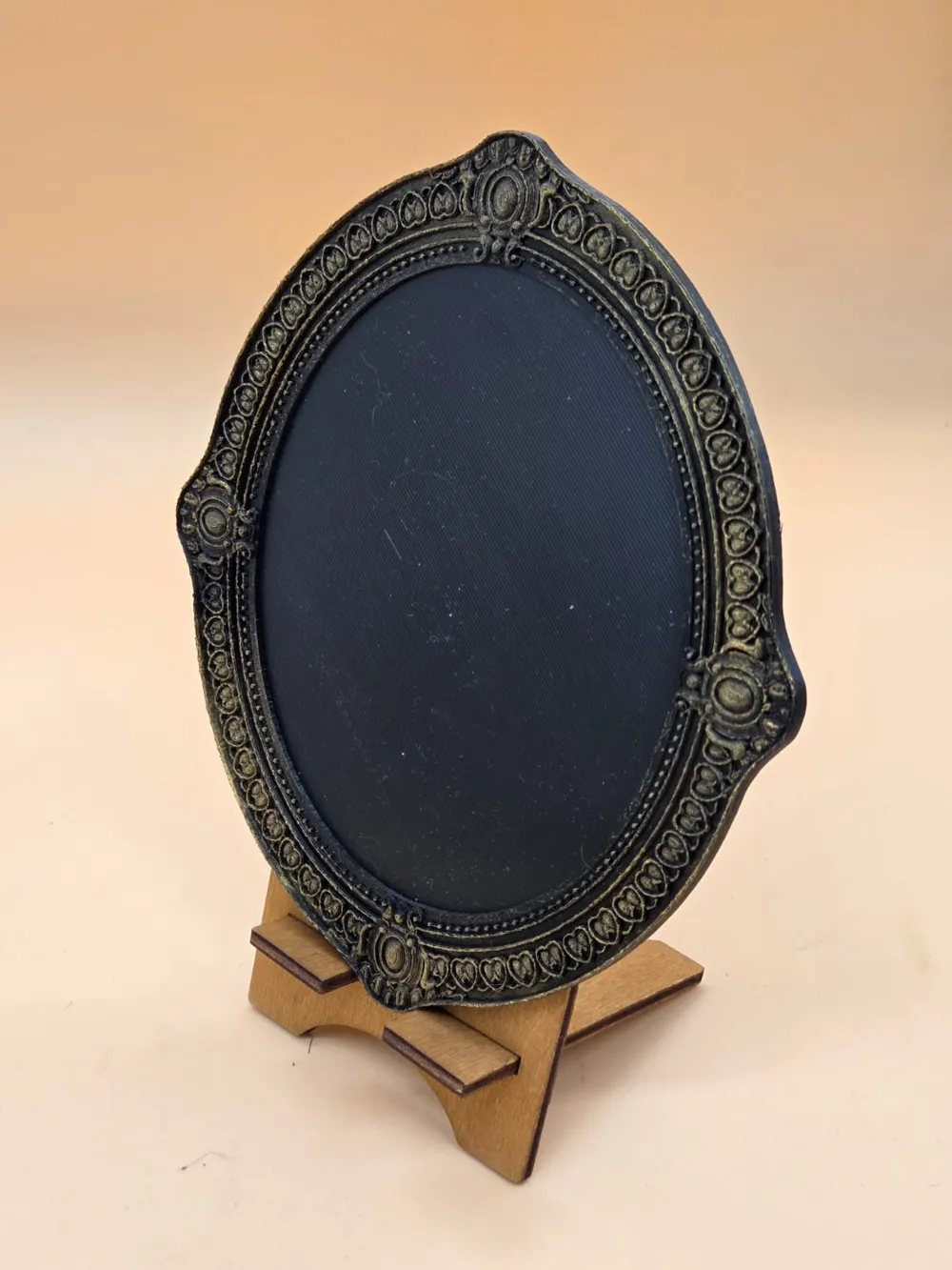 Ornamental Vintage Photo Frame Oval - Free 3D Print Model - MakerWorld