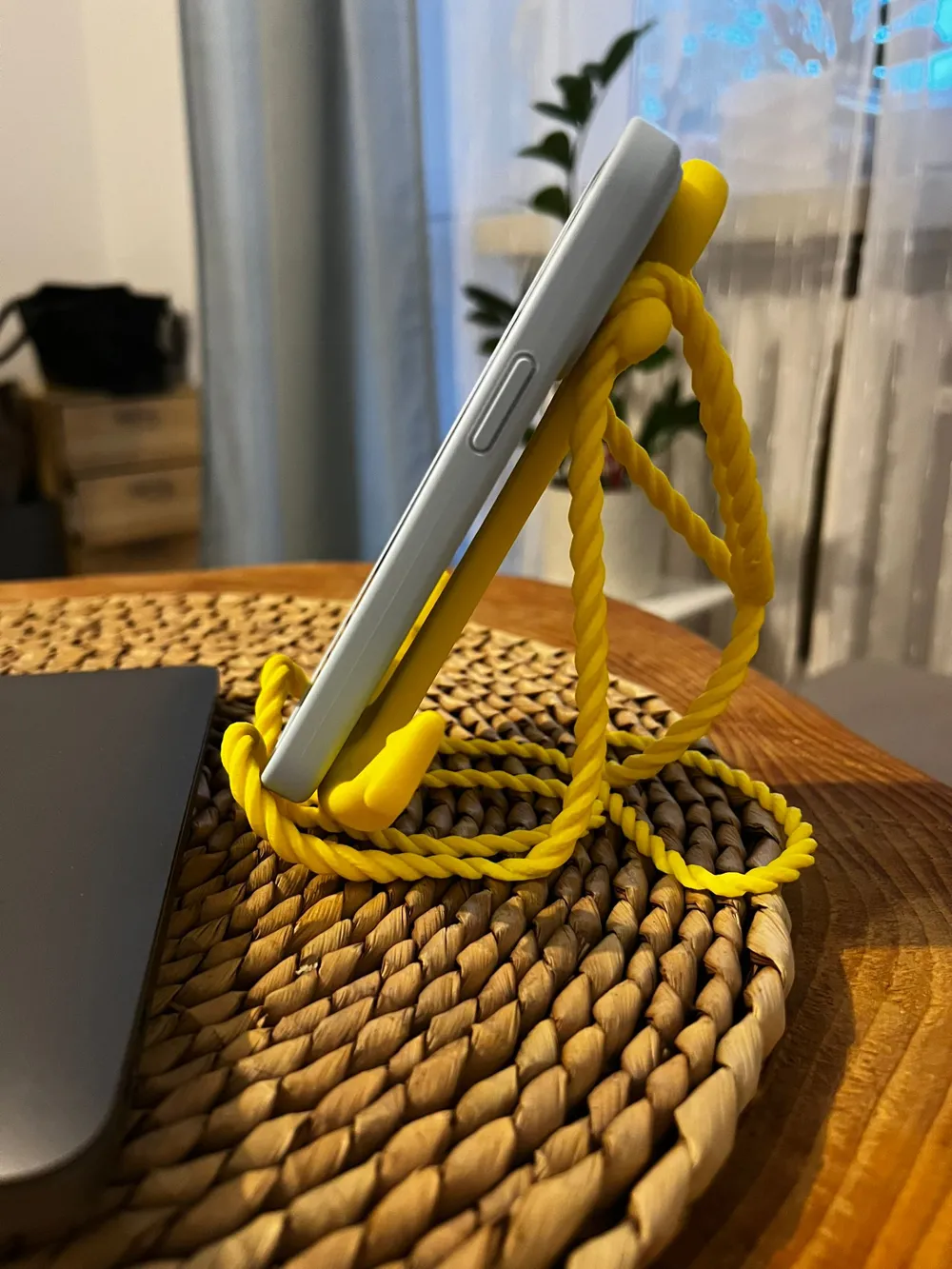 Anchor Phone Stand - Free 3D Print Model - MakerWorld