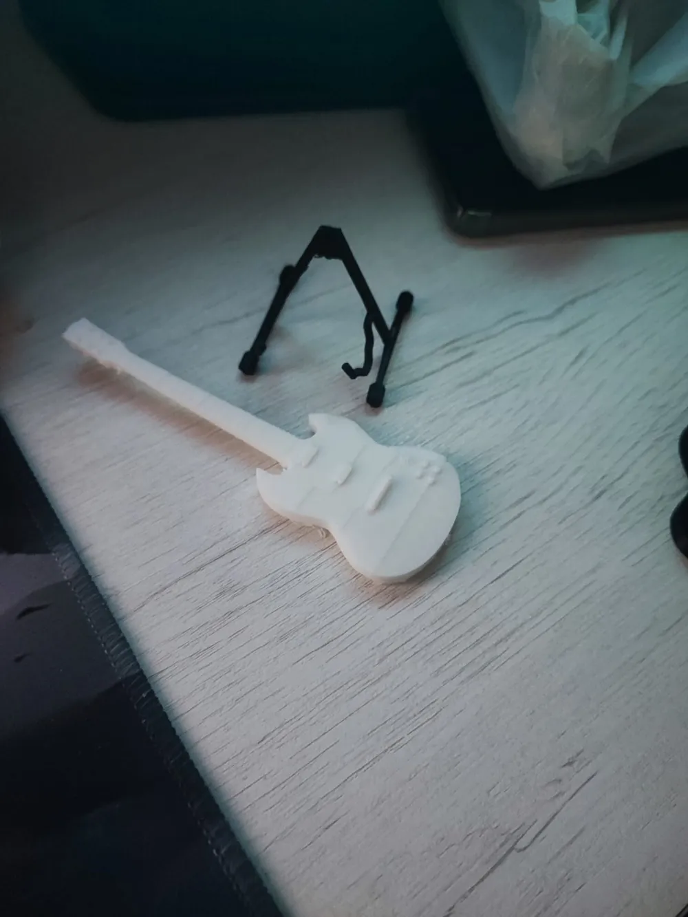 Guitar SG with Stand by Enaitzb MakerWorld: Download Free 3D Models