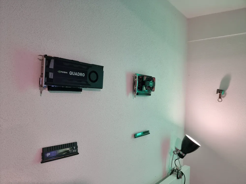 RAM_wall_holder by Phlebotomie - MakerWorld