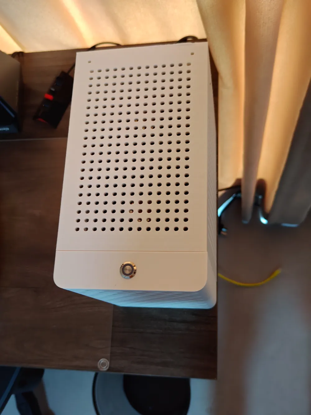 Mac-style Workstation ITX Case Vertical Inverted V1.0 - Free 3D Print ...