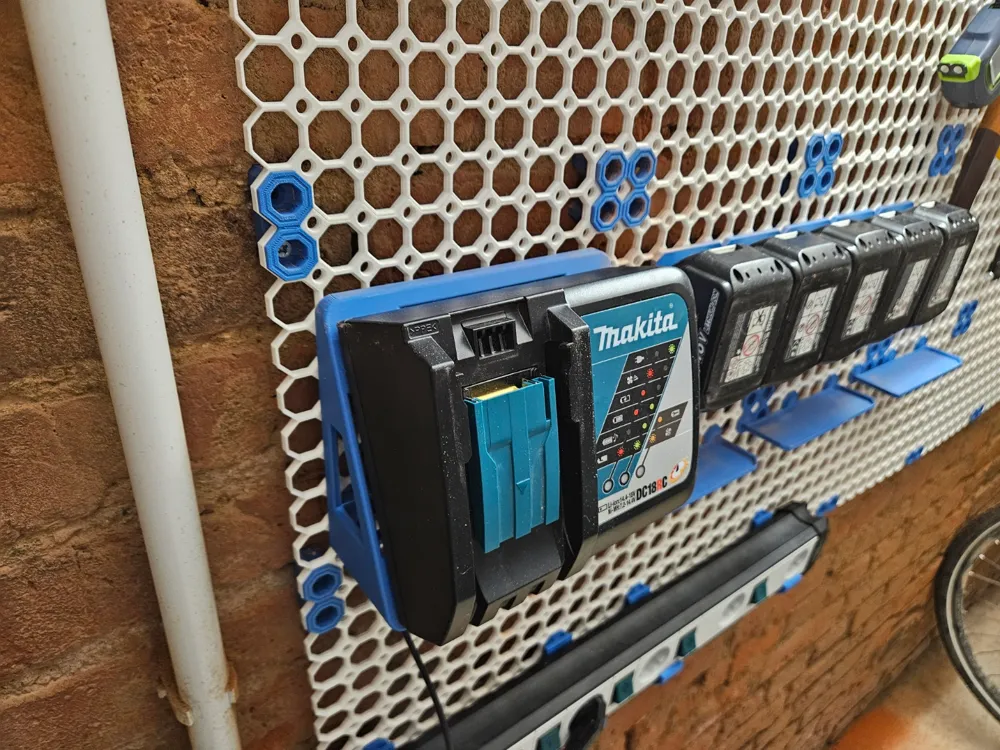 Makita DC18RC S charger holder for Multiboard by Bropunzel - MakerWorld