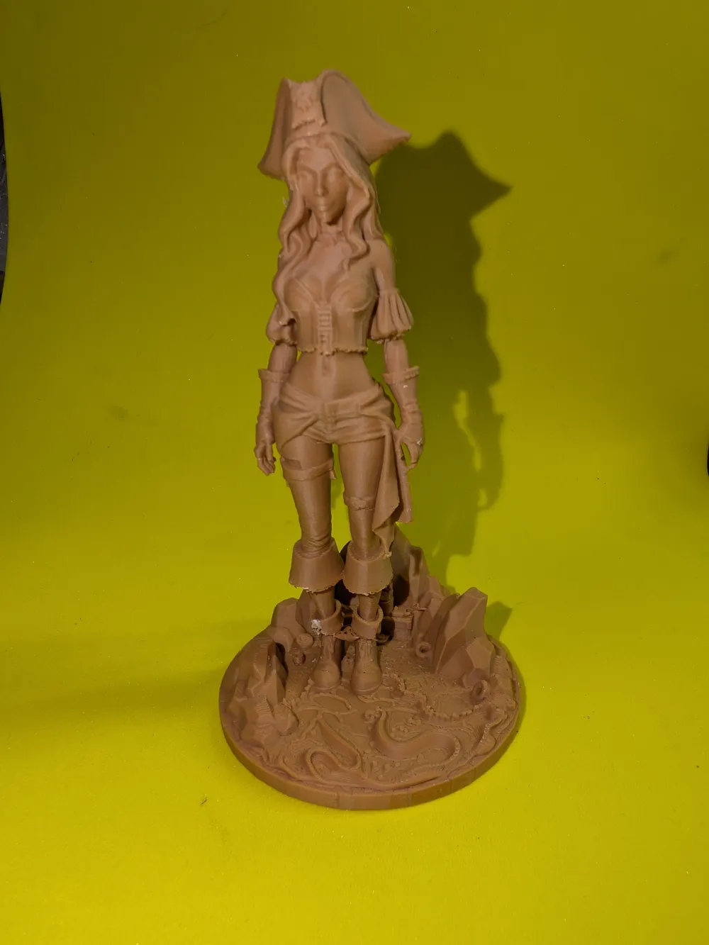female pirate miniatur - Free 3D Print Model - MakerWorld