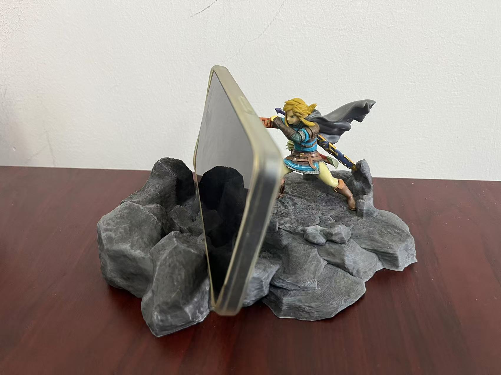 Link amiibo Phone Stand The Legend of Zelda Tears of the Kingdom Base ...