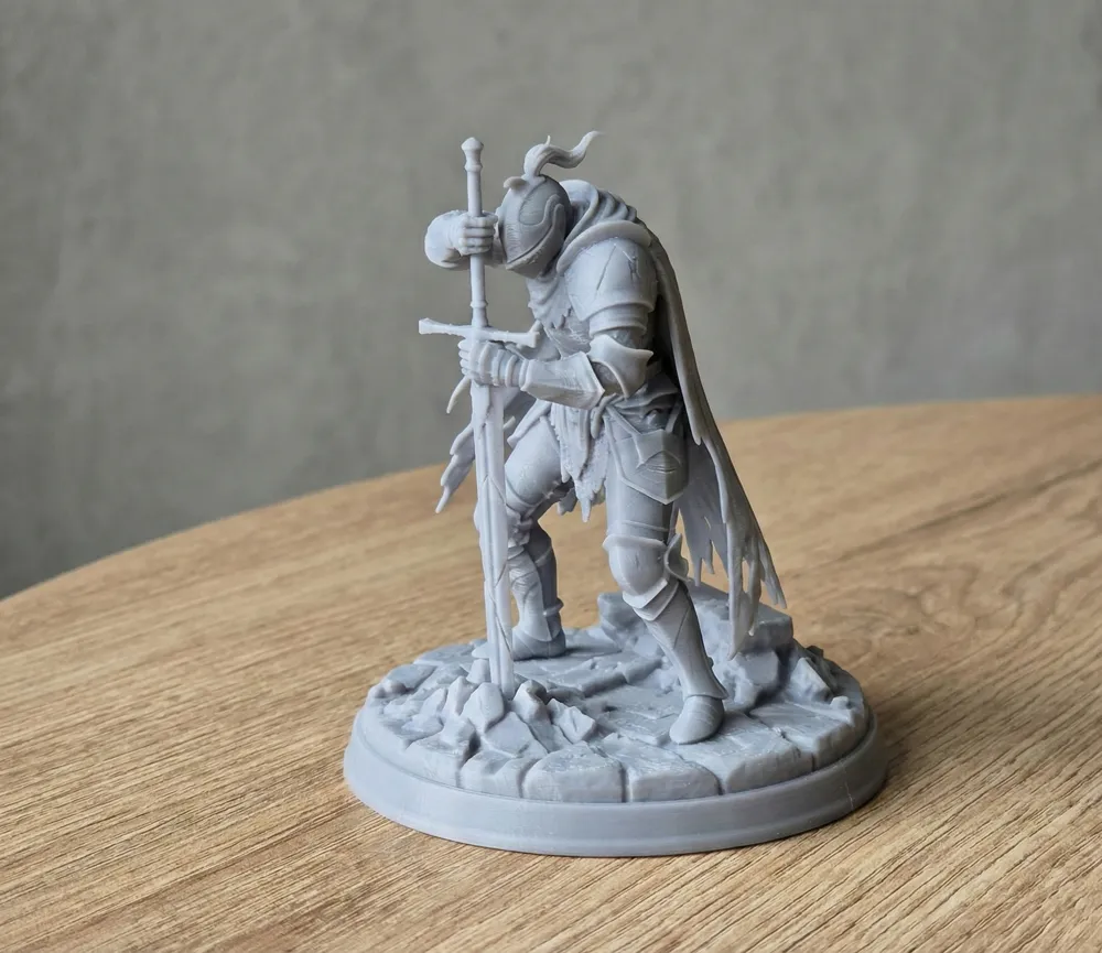Resting Knight with Greatsword - Free 3D Print Model - MakerWorld