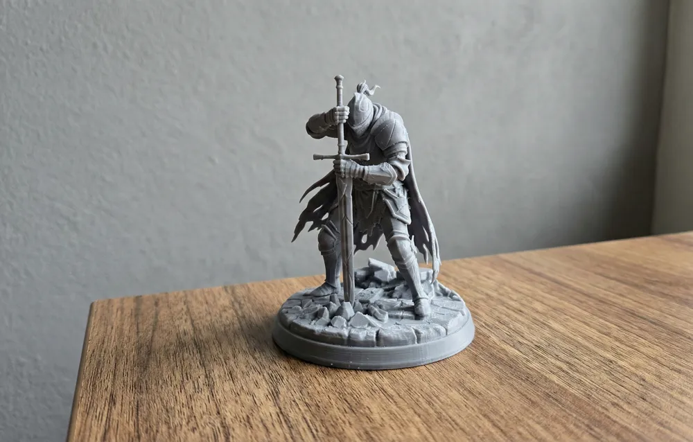 Resting Knight with Greatsword - Free 3D Print Model - MakerWorld