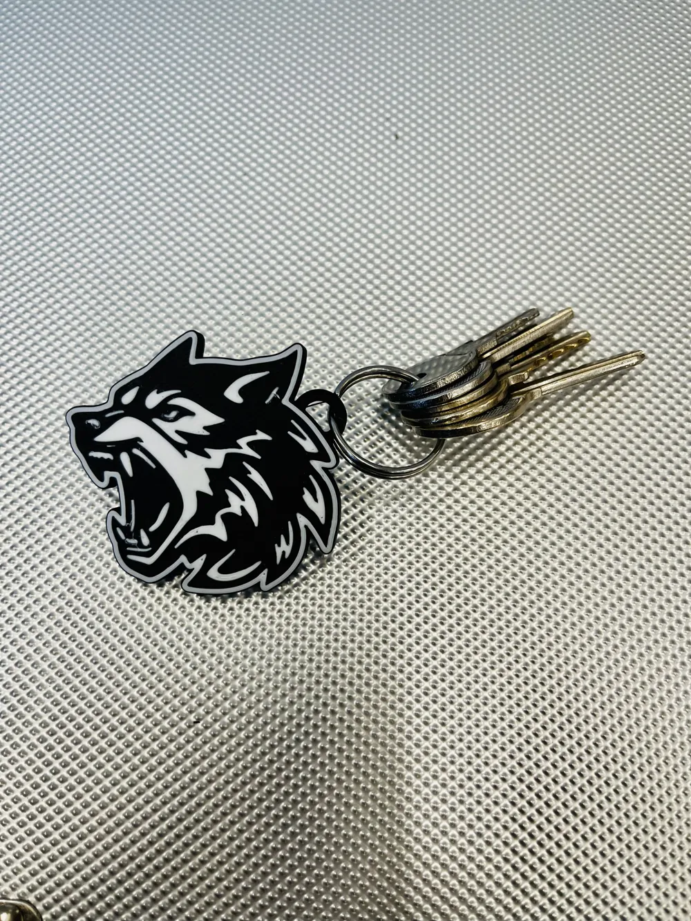 Wolf Keychain - Free 3D Print Model - MakerWorld