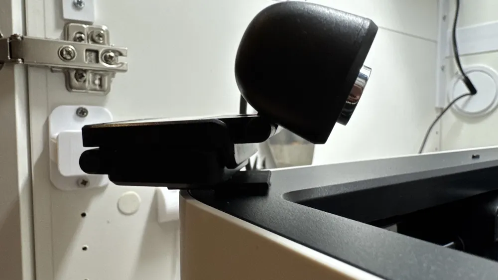Snapmaker U1 Webcam Snap-on Mount - Free 3D Print Model - MakerWorld