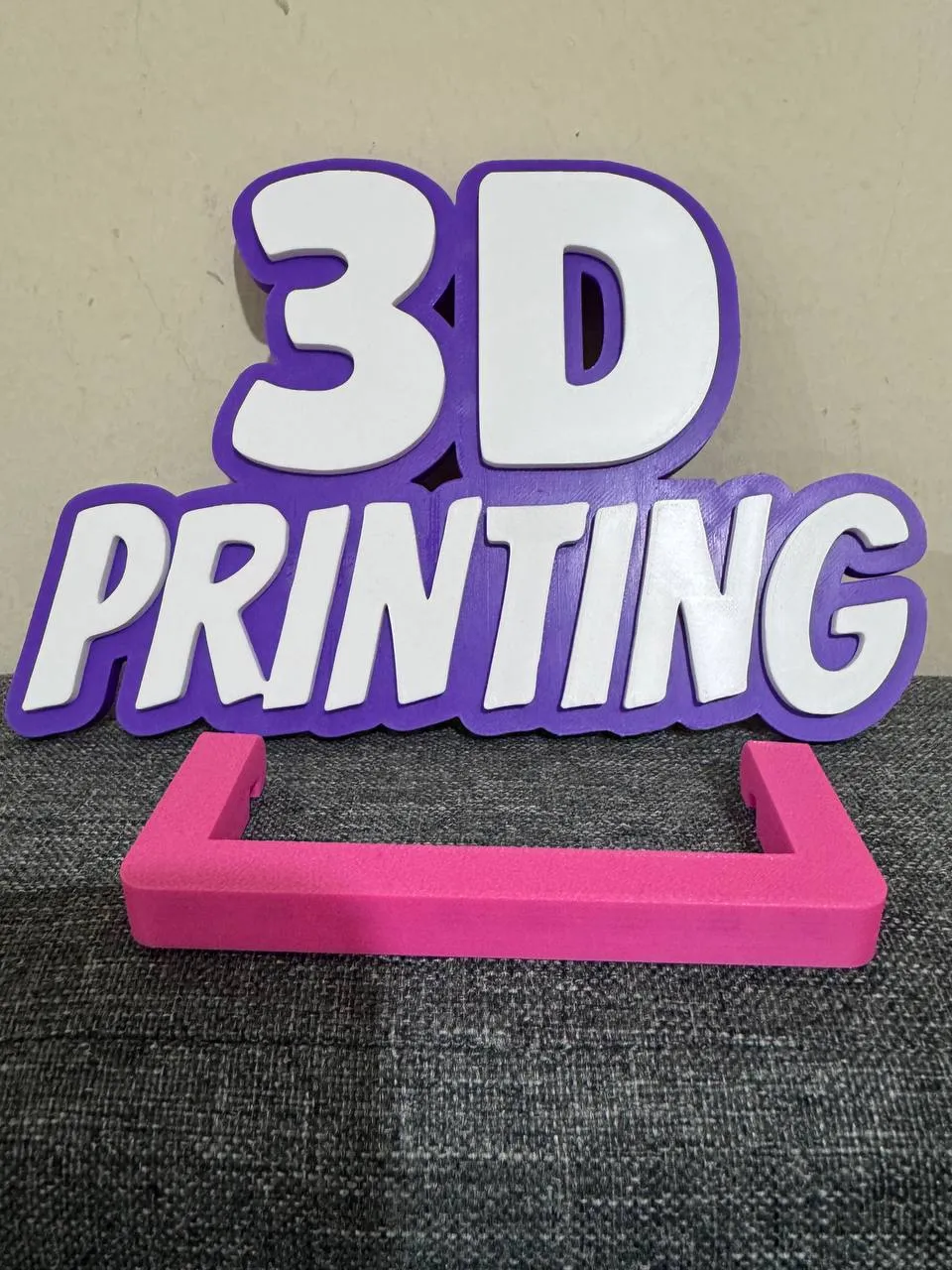 "3D Printing" signage with desk stand - Free 3D Print Model - MakerWorld