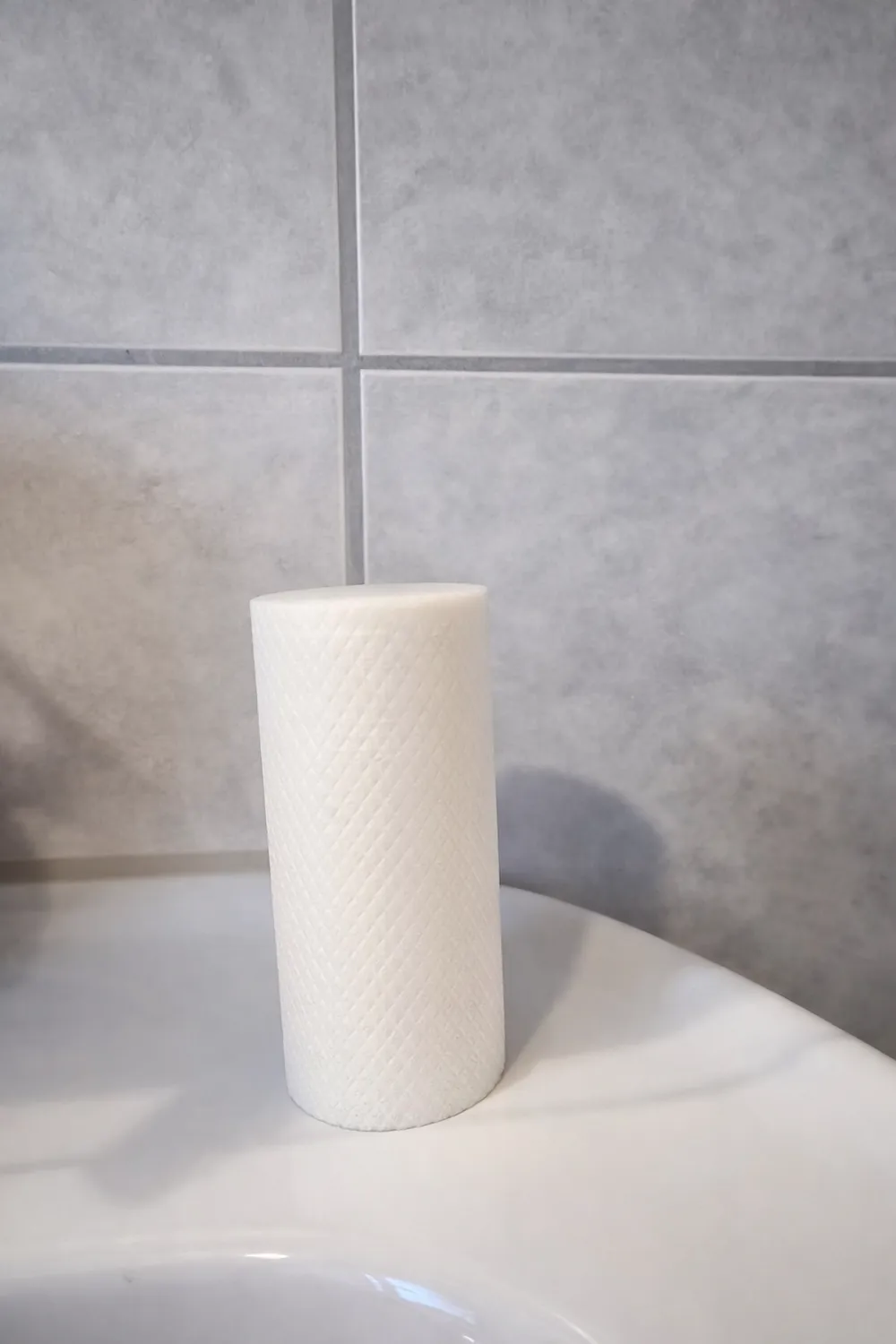 Q-Tube Mini – the elegant Q-Tip travel container - Free 3D Print Model ...