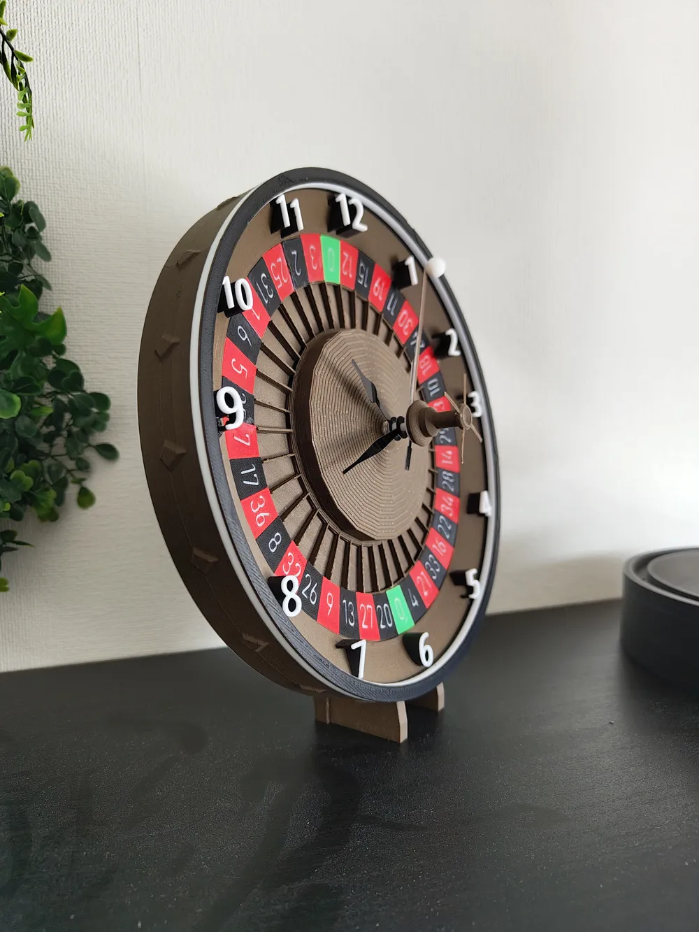 Roulette clock by vincevic - MakerWorld