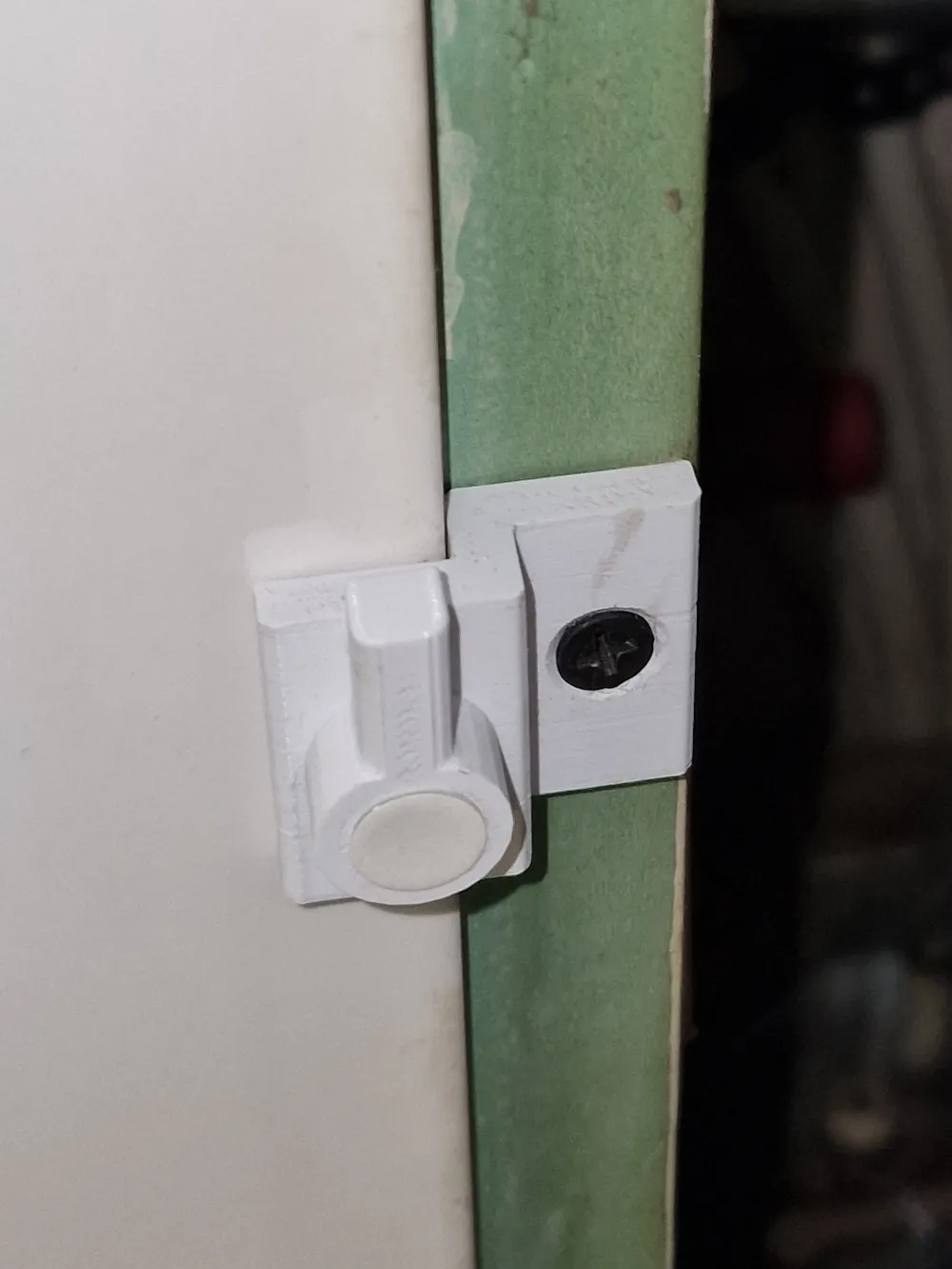 Simple Rotating Locking Cabinet Door Latch - Free 3D Print Model ...