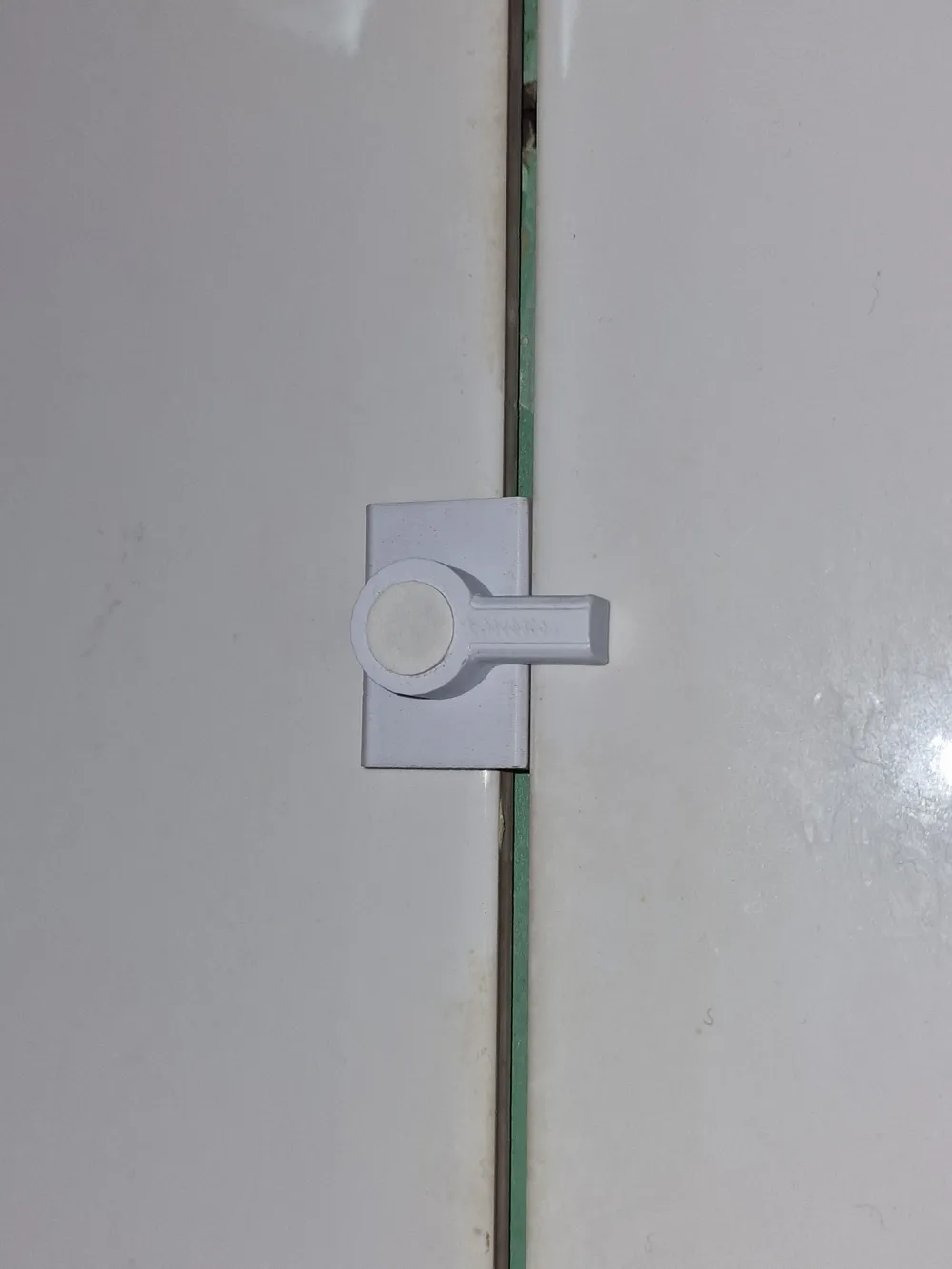Simple Rotating Locking Cabinet Door Latch - Free 3D Print Model ...