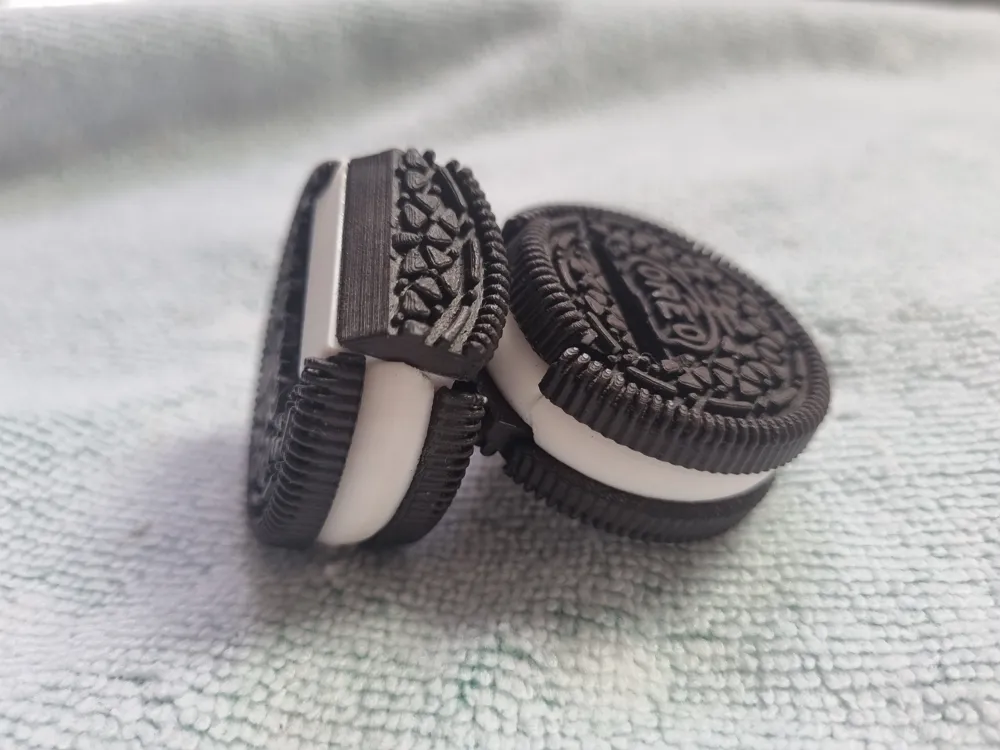Oreo Fidget - Print in Place Stress Toy by Nidi MakerWorld: Download ...