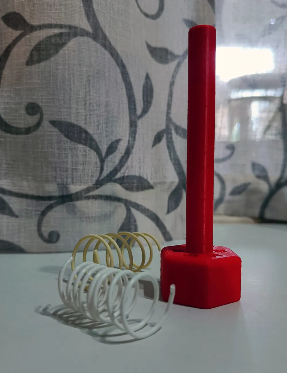 Round twist key for Cat Spring Toys Maker Remixed by Laura12 - MakerWorld