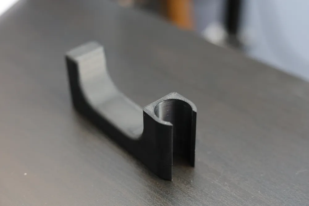 Microphone stand headphone/cable holder by Rick Valcon - MakerWorld