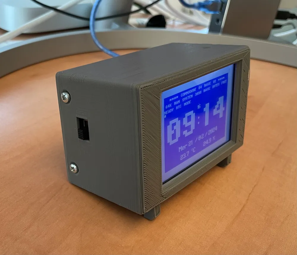 C64 Commodore 64 desktop clock by colombo.simone82 - MakerWorld