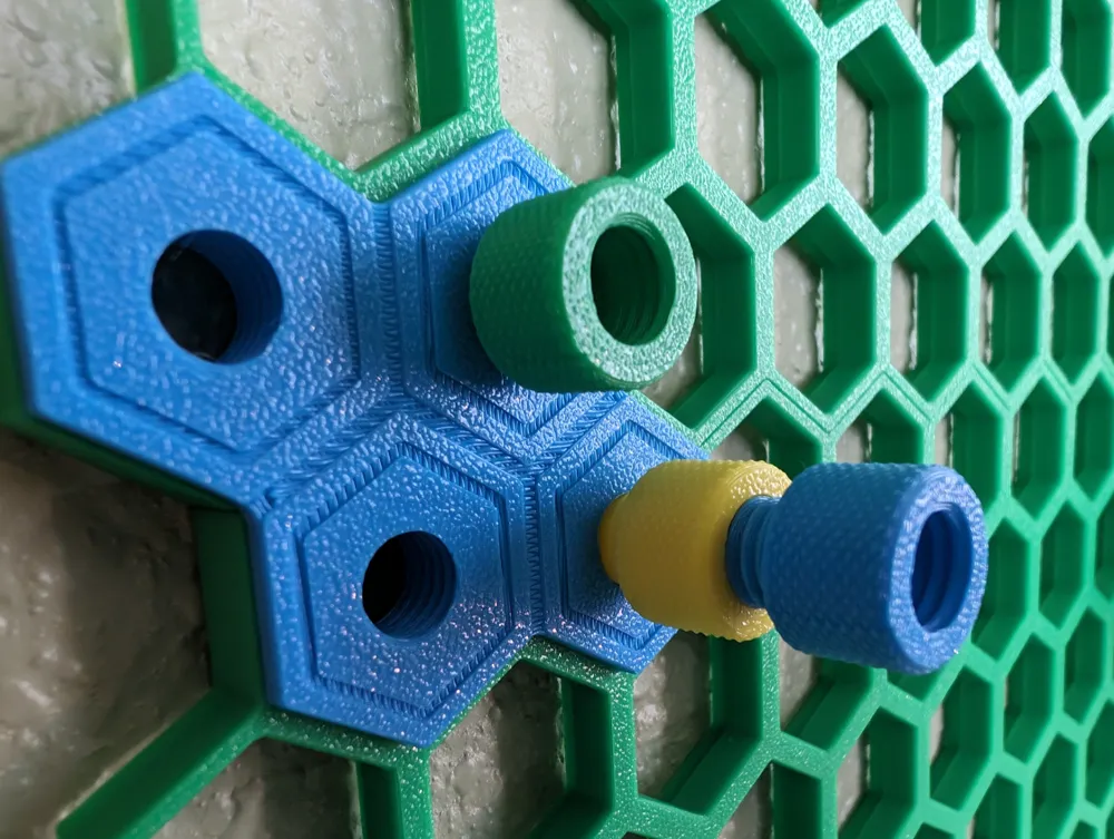 Honeycomb Storage Wall Threaded inserts (HSW+ThreadBoard) Remixed by JLeigrem - MakerWorld