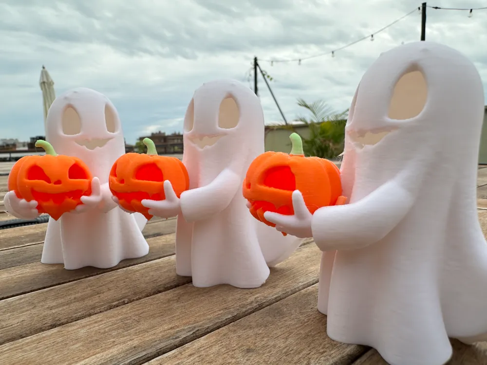 Cheeky Ghost with Pumpkin - Free 3D Print Model - MakerWorld