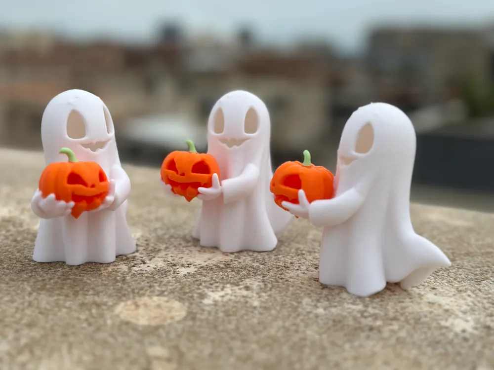 Cheeky Ghost with Pumpkin - Free 3D Print Model - MakerWorld