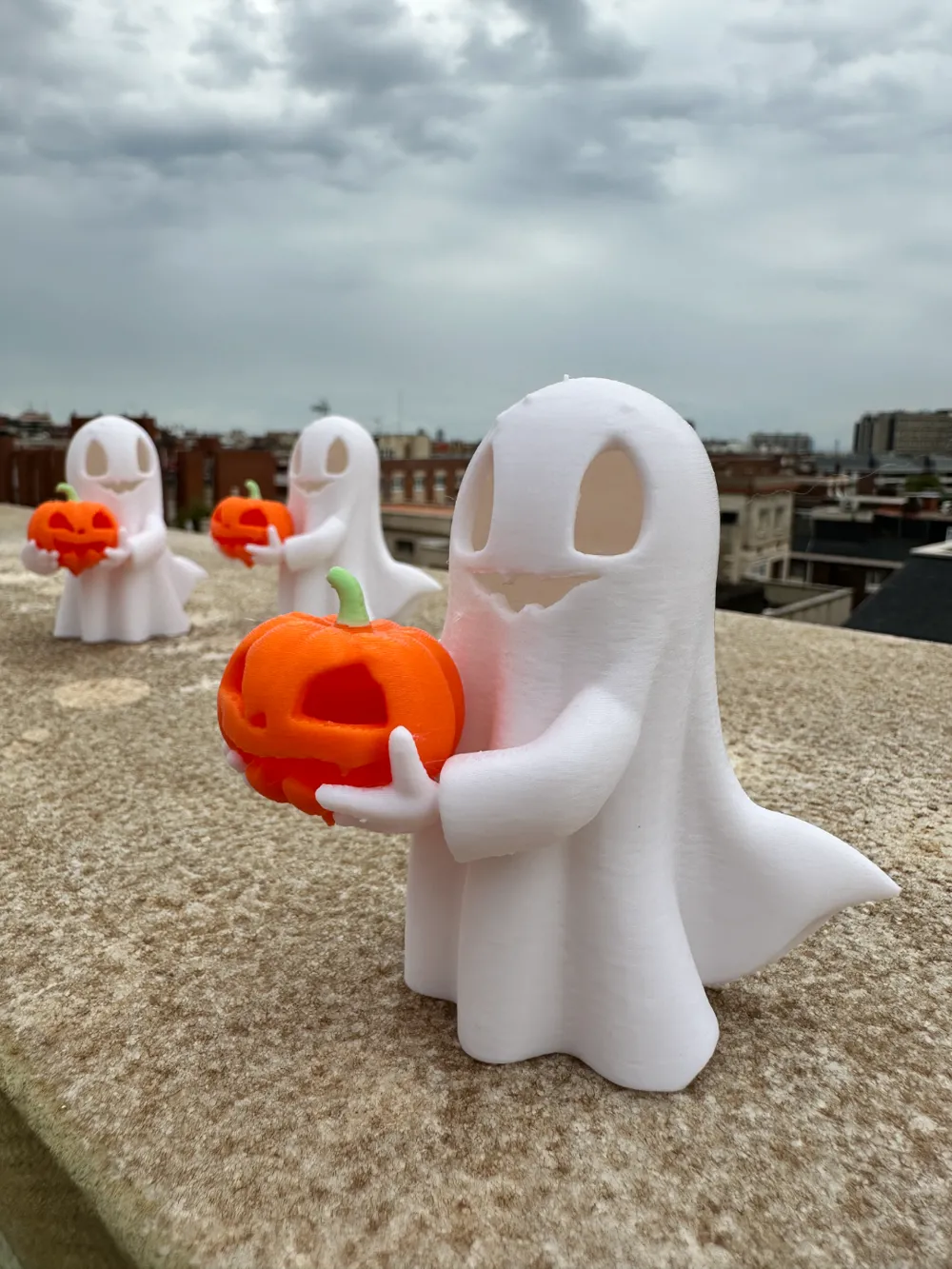 Cheeky Ghost with Pumpkin - Free 3D Print Model - MakerWorld