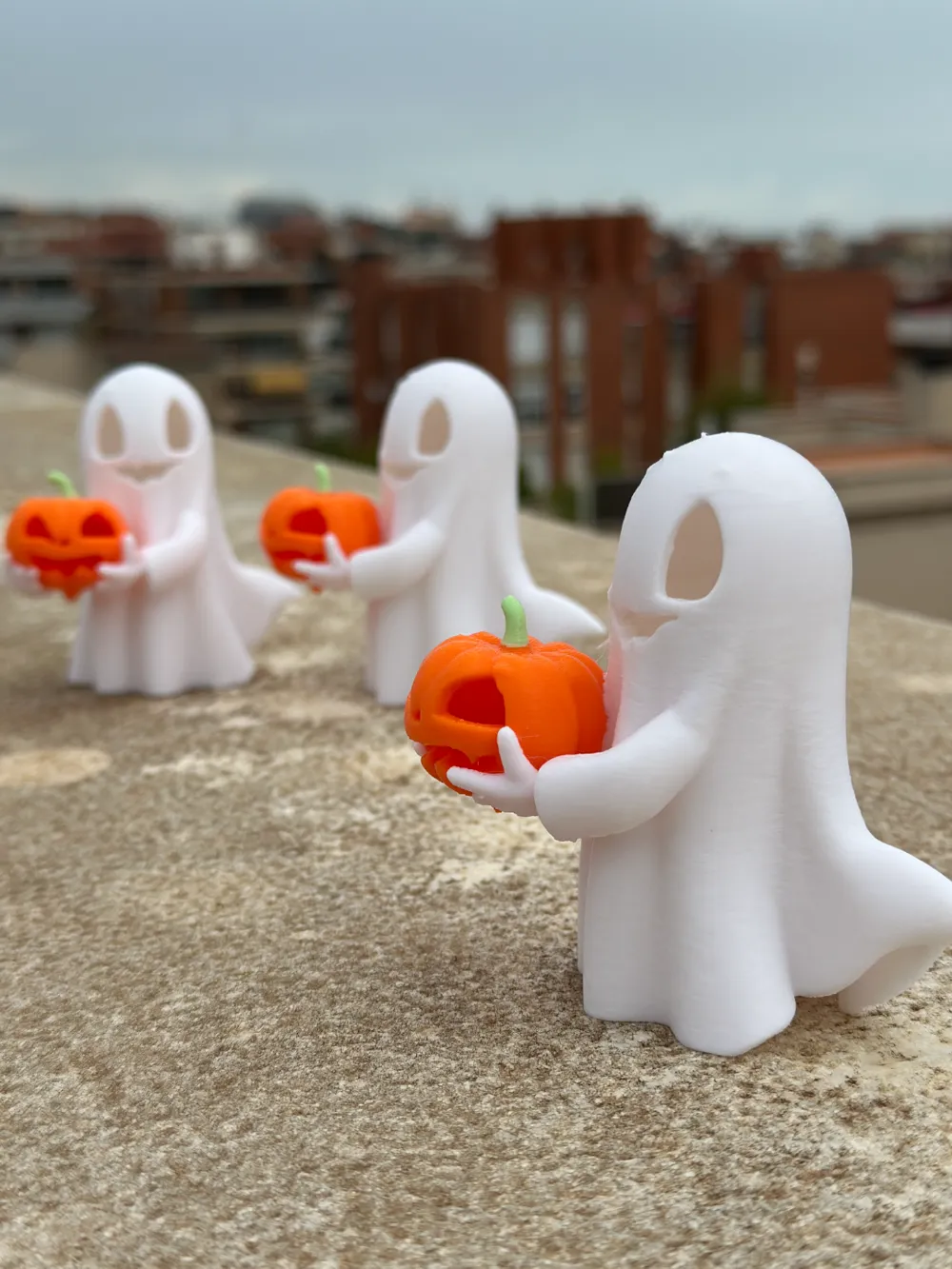 Cheeky Ghost with Pumpkin - Free 3D Print Model - MakerWorld