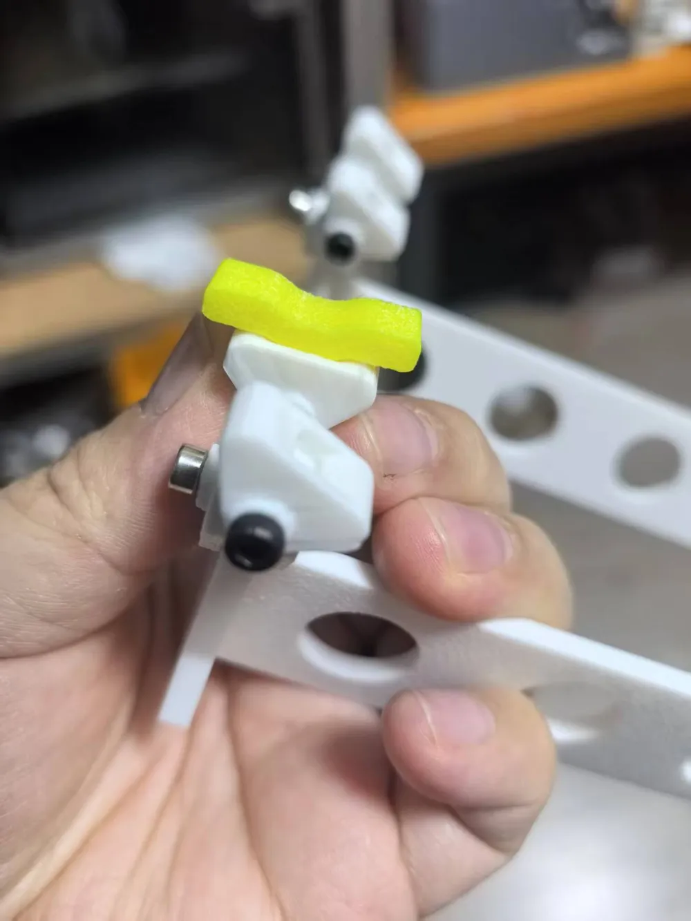 Auto-tracking Curved Boat Model Stand - Free 3D Print Model - MakerWorld