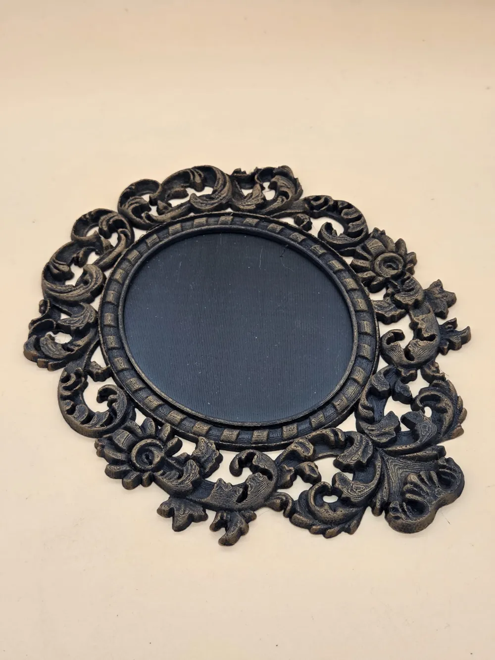Round Ornamental Baroque Frame - Free 3D Print Model - MakerWorld
