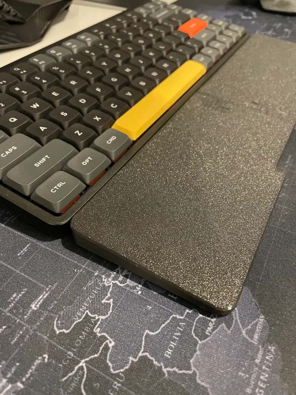 Nuphy Air 75 v2 Keyboard Wrist Rest Remixed by adrianhajduk - MakerWorld