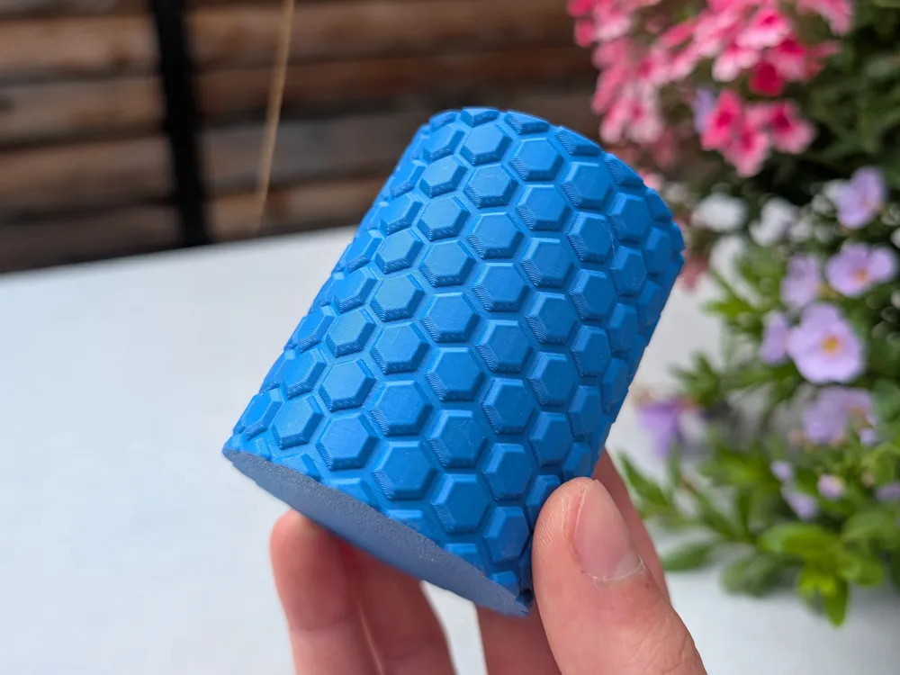 Maze Puzzle Box - Honeycomb design - Free 3D Print Model - MakerWorld