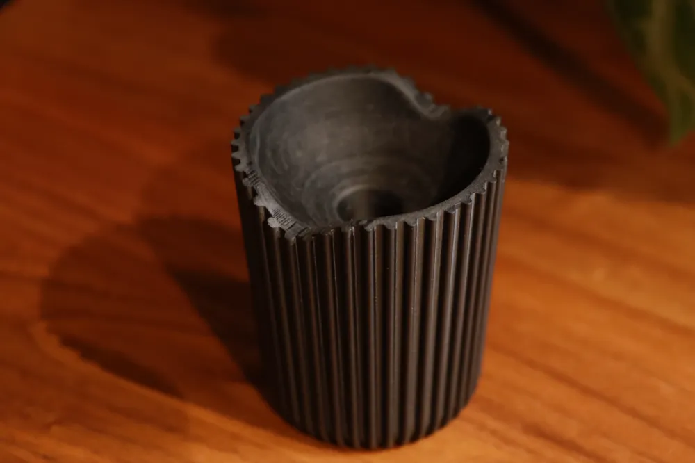 Apple pencil holder by Remy MahadewMakerWorld: Download Free 3D Models