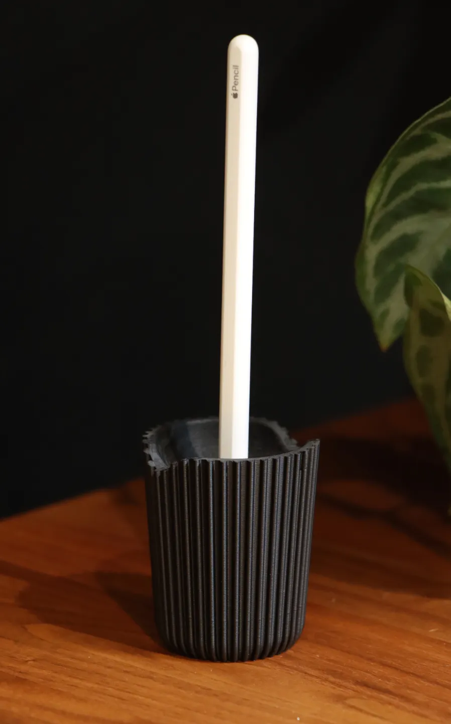 Apple pencil holder by Remy MahadewMakerWorld: Download Free 3D Models