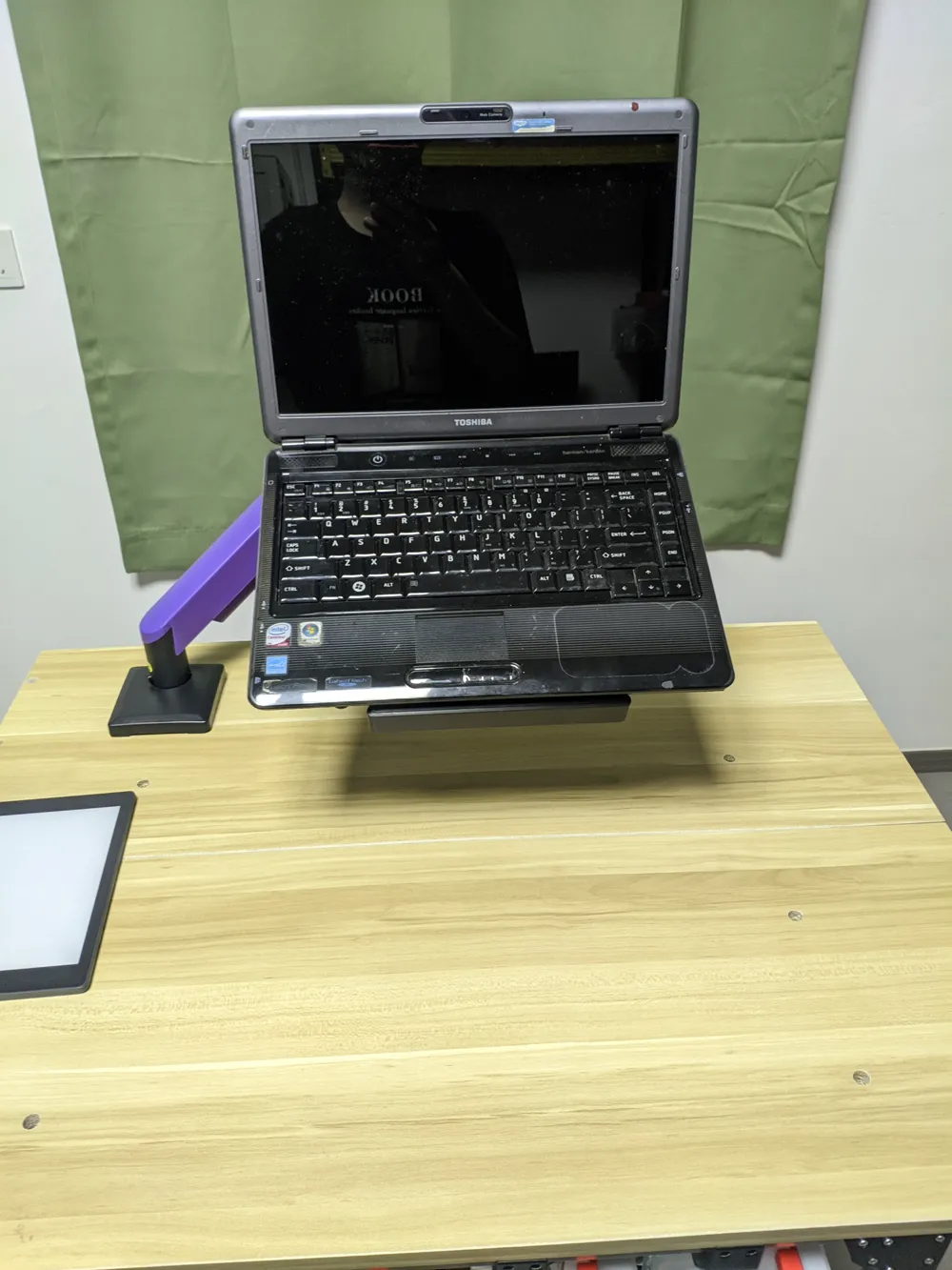 Floating Laptop and Tablet Stand - Free 3D Print Model - MakerWorld