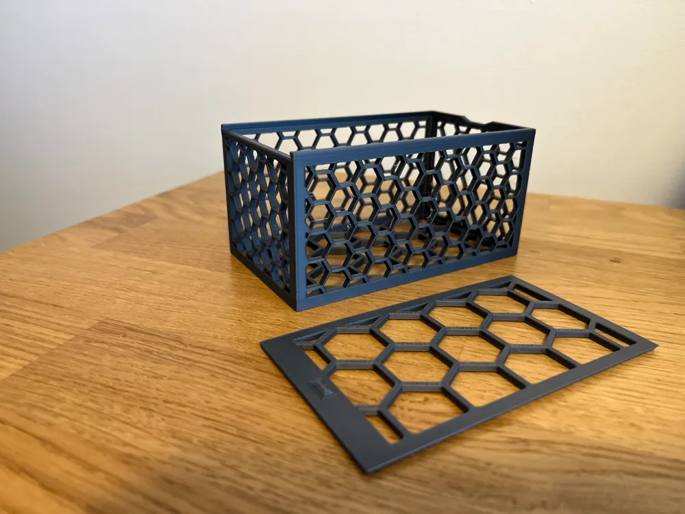 Box with sliding locking lid honeycomb pattern by chmod_700 - MakerWorld