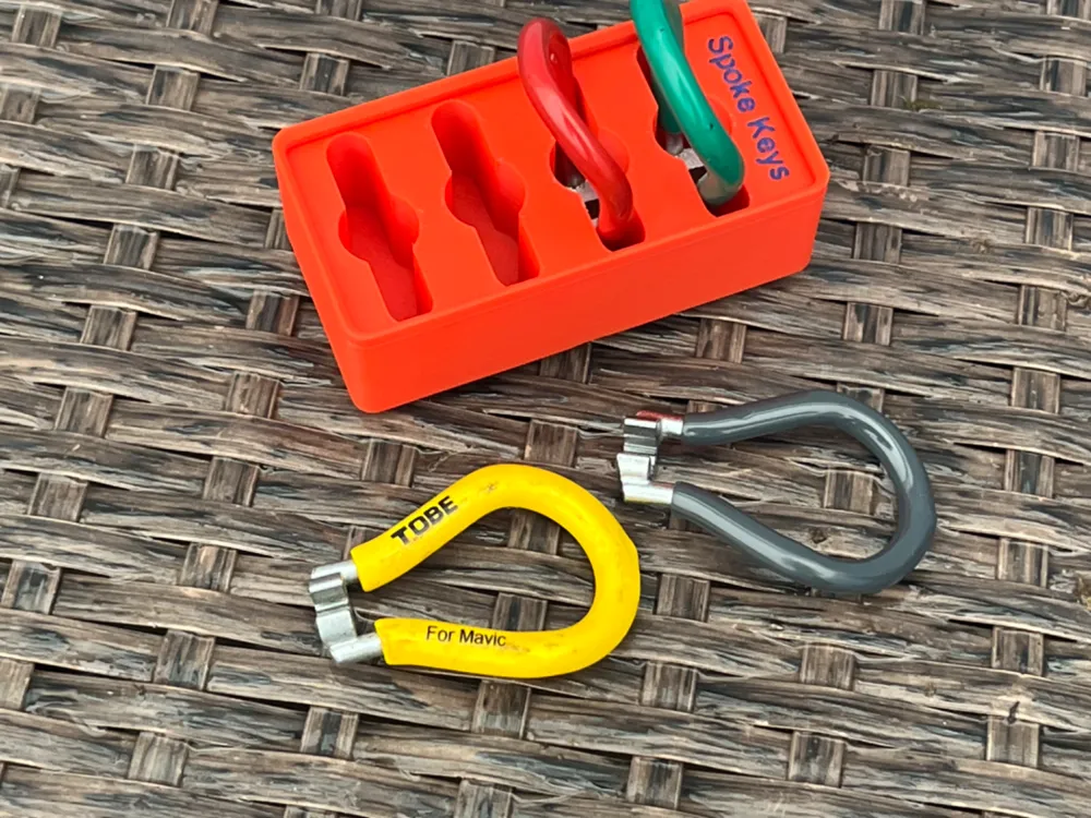 Spoke key holder gridfinity box by ReturntoSender77 - MakerWorld