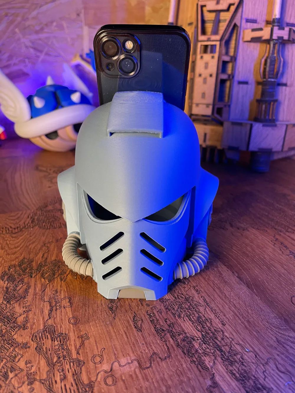 Phone Stand Warhammer 40k Remixed by ThibMaker MakerWorld: Download ...