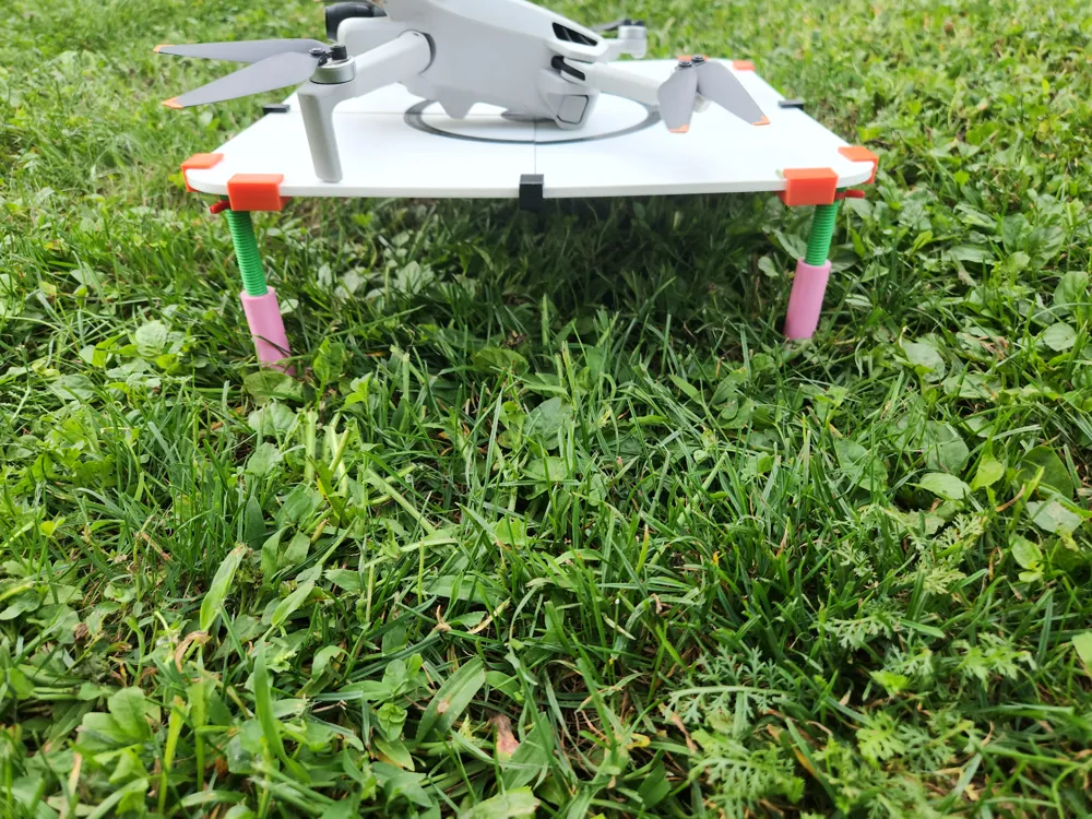 Drone landing pad with adjustable legs - Free 3D Print Model - MakerWorld